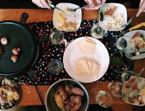 10 conseils pour réussir une bonne raclette entre amis ou en famille