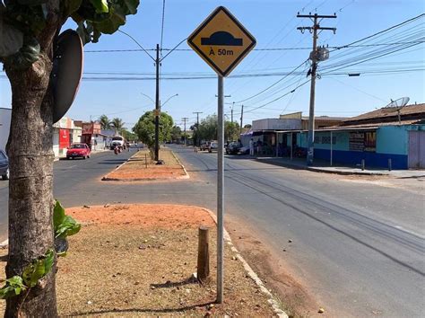 Sinalização de quebra molas Prefeitura Municipal de Jaraguá