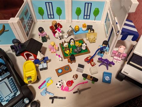 Roblox Toys Celebrity Collection Adopt Me Pet Store Deluxe Playset And