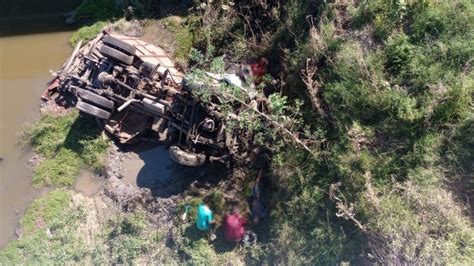 Tragedia en Santa Fe un CAMIÓN CAYÓ de un PUENTE de la AUTOPISTA