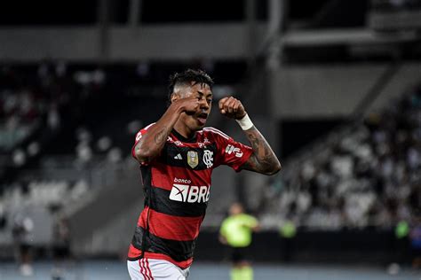 Viralizou Bruno Henrique e o chororô Perri atacante defesaça de