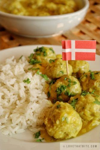 Danish Meatballs In Curry Boller I Karry Lovethatbite