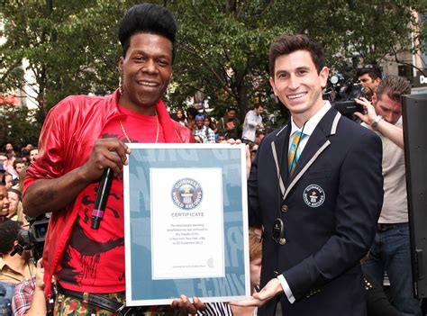 Twerking World Record Hundreds Of People Gathered In New York Today For A Record Breaking Booty