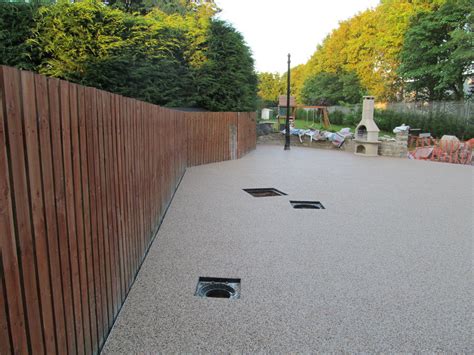 RESIN BONDED GRAVEL DRIVEWAYS PAVING SURFACING RESIN FLOORING NORTH