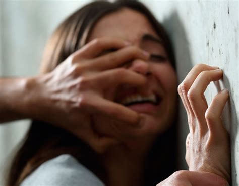 Un Padre Viola A Su Hija Lesbiana Para Curarla CromosomaX