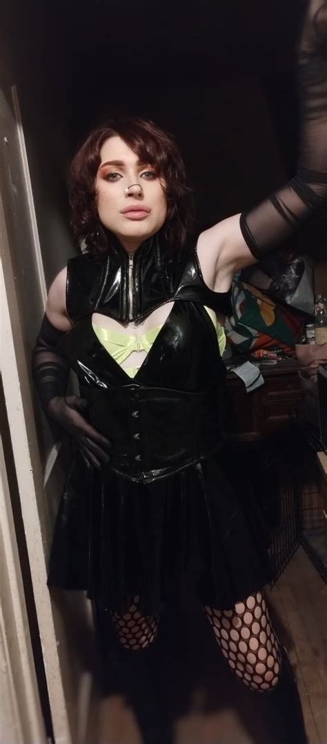 Bree Daniels 🎂 Birthday May 5th 🎂 On Twitter Rt Kiramasgrovts Went To A Kink Party Last Week