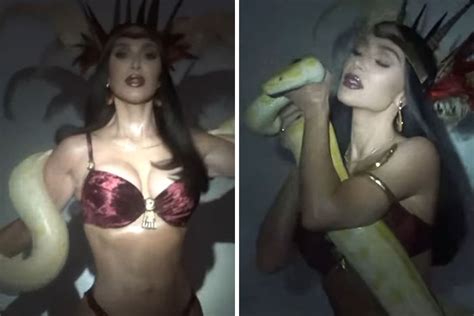 Salma Hayek Applauds Kim Kardashians Recreation Of Her Iconic Vampire