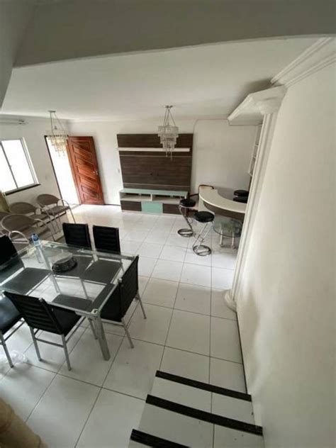 Casa de Condomínio 3 Quartos e 3 banheiros para Alugar Achou