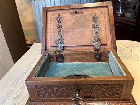 Proantic Coffret De Mariage En Bois De Sainte Lucie