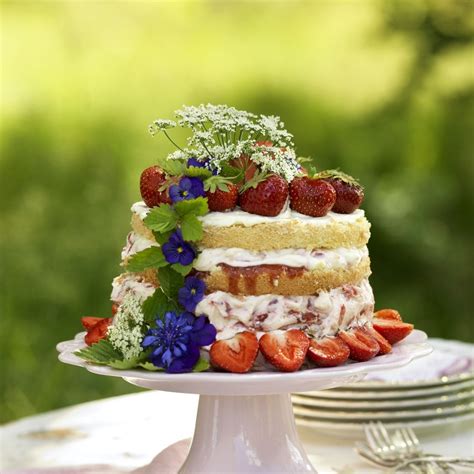 Imponera med en naked cake en tårta där kanterna är synliga Fyll med