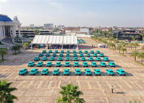 Taxi điện Xanh SM chính thức hoạt động tại Lào