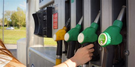 Pourquoi le prix des carburants reste élevé en France alors qu il