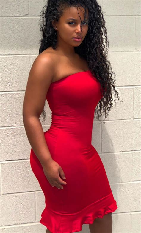 Pin By Brian Hines On Curvy Curvy Woman Beautiful Black Women Dress