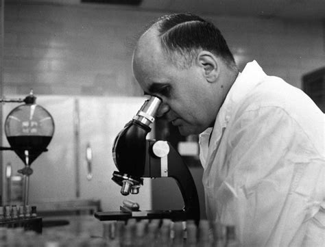 Maurice Hilleman el prolífico creador de vacunas Maurice Hilleman