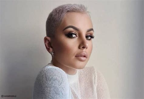 15 Model Rambut Bondol Wanita Yang Bisa Dicoba Tahun Ini