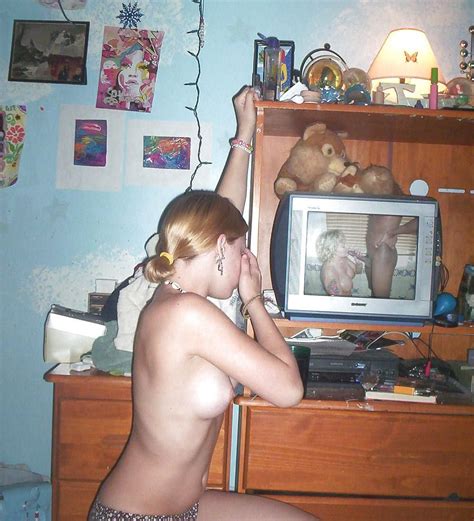 Women Watchingviewinglooking At Porn Gallery 49