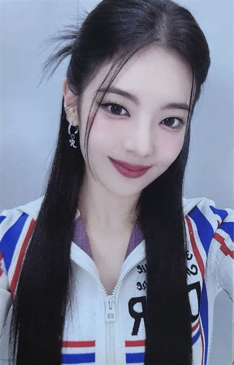 Pin By Iiya On Pc Scans In 2023 Itzy Photocard Cheshire