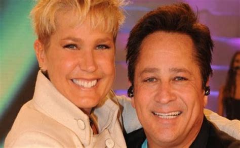 Leonardo tenta beijar xuxa contra vontade em vídeo polêmico