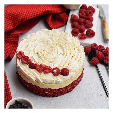 Framboisier Raspberry Cake