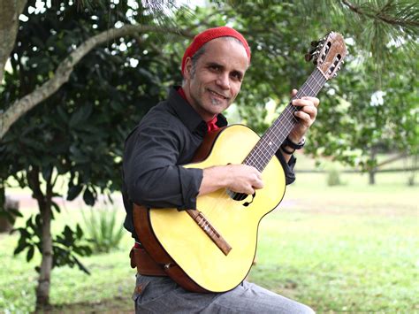 Marcello Caminha lança Tio Bilia no Violão em show no Ecarta Musical