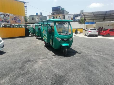 Extenderán servicio de triciclos eléctricos en La Habana Radio Reloj