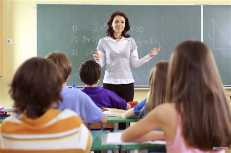 Hình ảnh thầy cô giáo đẹp gần gũi ý nghĩa nhất