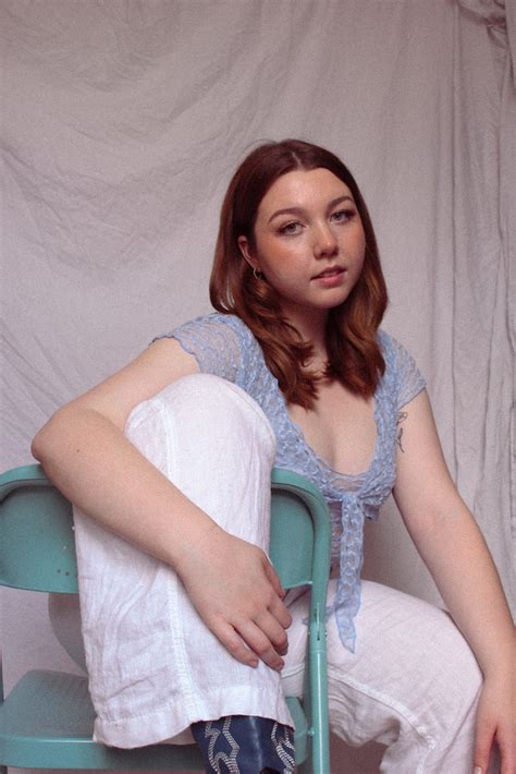Premiere Darcey Hope Returns With The Captivating New Single ‘let You Listen To Me • Lock