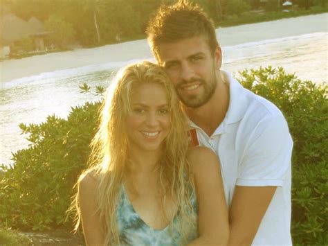 Shakira Officially With Piqu Gerard Piqu Photo Fanpop