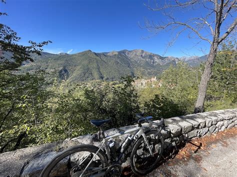 Reconnaissance de lÉtape du Tour 2024 entre Nice et le col de la
