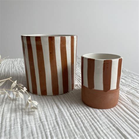 Cache pot rayé Terracotta en terre cuite du Maroc Uman Interior