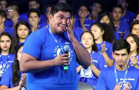 Sabe joven acapulqueño de una beca para el Tec de Monterrey el mismo