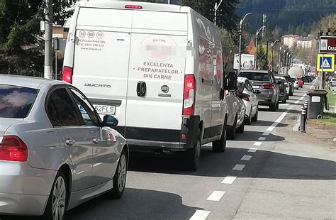 Distracția de 1 Mai s a mutat pe DN1 Trafic îngreunat la Bușteni și