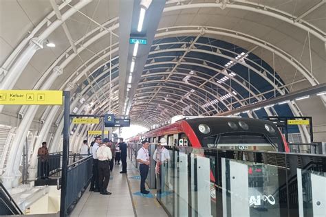 Catat LRT Jabodebek Beroperasi Senin Lusa Di 18 Stasiun