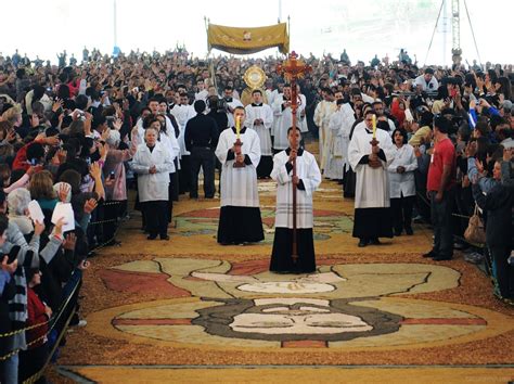 Conheça a história da Festa de Corpus Christi Paroquia Nossa Senhora