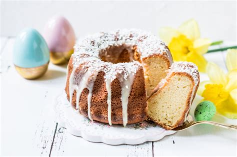 Ucierana Jogurtowa Babka W Mlecznej Polewie Przepis Przyslijprzepis Pl