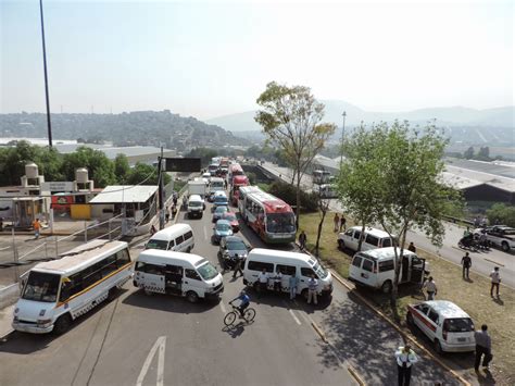 Transportistas de Cuautitlán Izcalli bloquearon la Vía José López