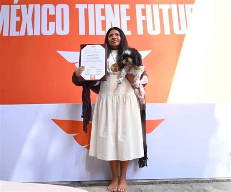 Se registra Indira Kempis Martínez