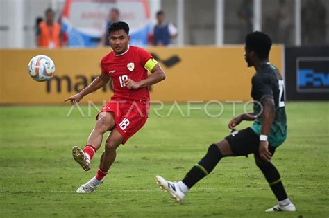 Pertandingan Uji Coba Timnas Indonesia Lawan Tanzania ANTARA Foto
