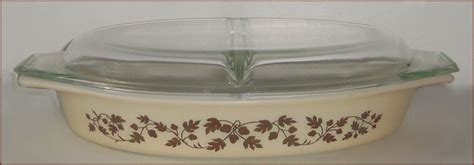 VINTAGE PYREX GOLD ACORN LEAF DIVIDED DISH Abandoned Treasures