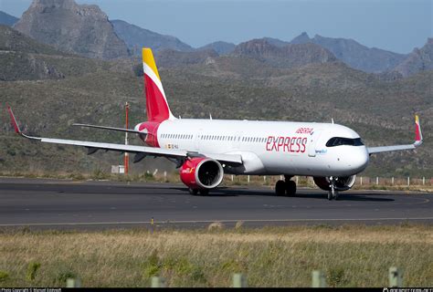 EC NJI Iberia Express Airbus A321 251NX Photo by Manuel EstévezR ID