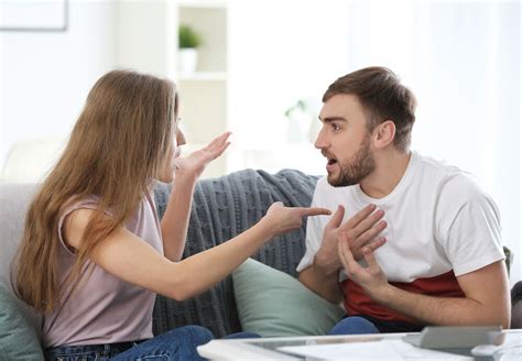Phát hiện chồng ngoại tình vợ nên làm gì Luật pháp quy định ra sao