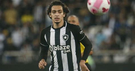 Botafogo se aproxima de renovação Matheus Nascimento e tem plano