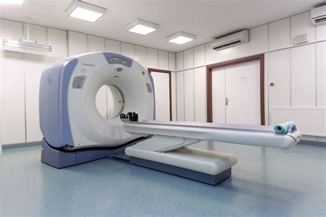 Rezonans Magnetyczny RM MRI Tomografia Komputerowa TK RTG I USG