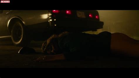 Nackte Justine Warrington In Dragged Across Concrete