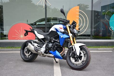 Bỏ qua giá bán lựa chọn BMW F 900 R hay Yamaha MT 09 trong phân khúc