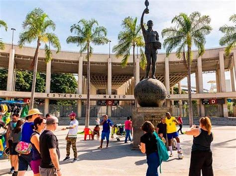 Passeio no Cristo Redentor Escadaria Selaron Maracanã e Mais