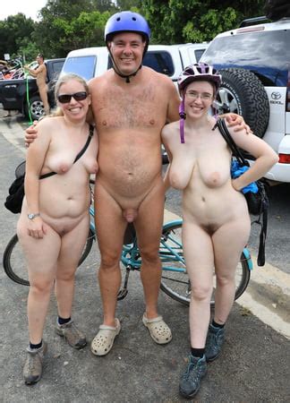 Big Tits Smiling Girl Byron Bay World Naked Bike Ride Wnbr Adult