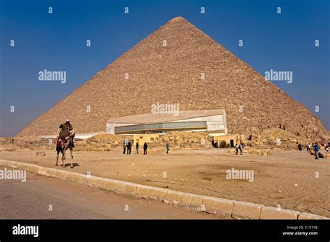 Pyramid Of Khufu The Great Pyramid The Tallest Sits In The