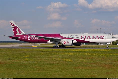 A7 BEC Qatar Airways Boeing 777 3DZER Photo By Linus Wambach ID