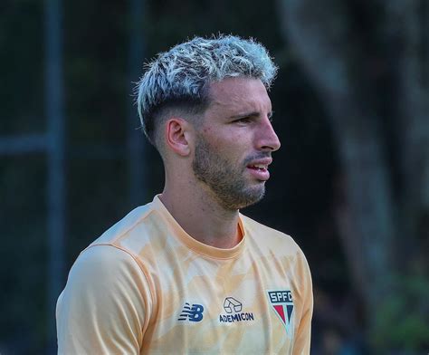 Gesto Nobre De Calleri Jogador Do Nacional Deixou Todos Arrepiados